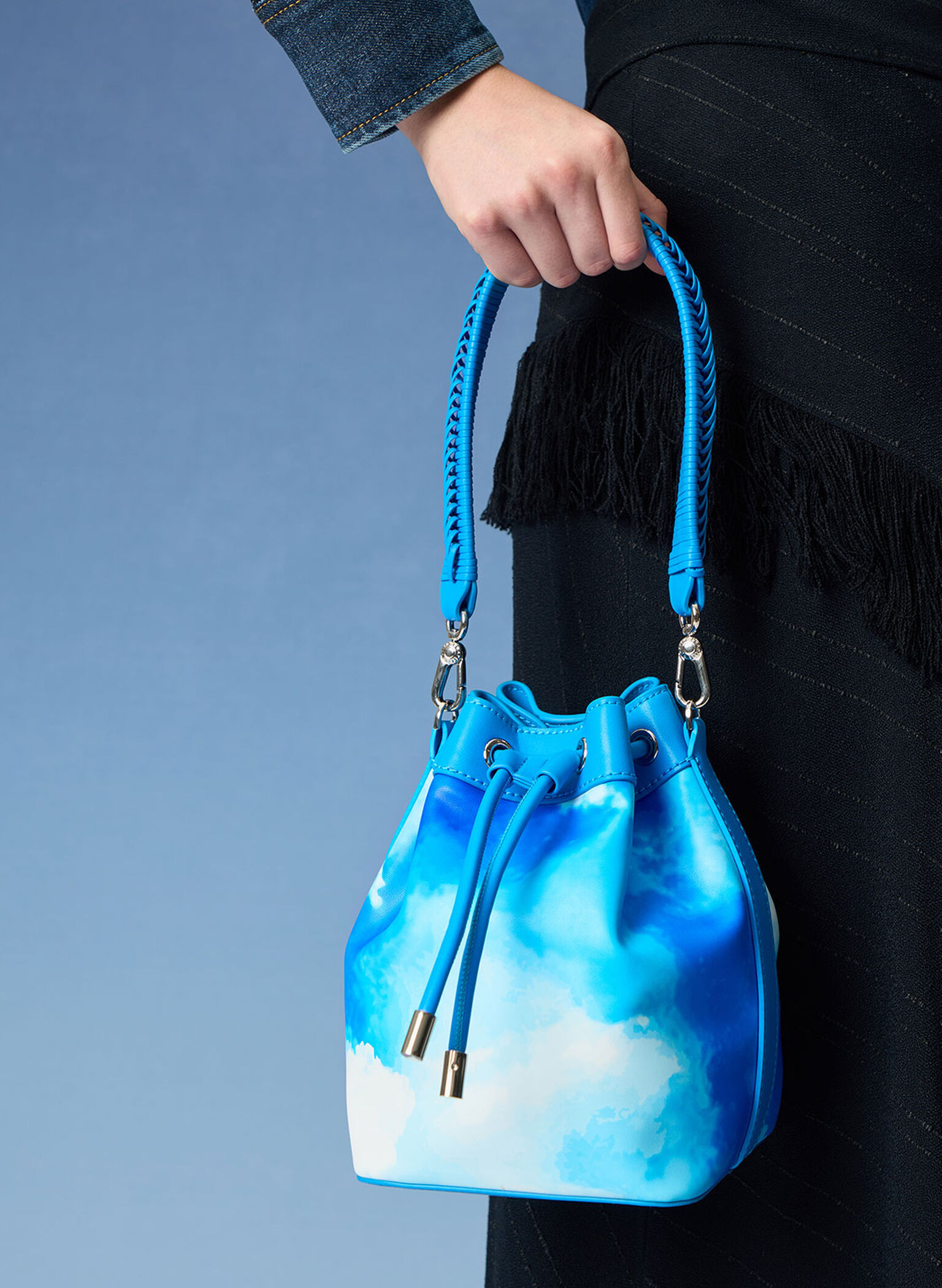 Multicoloured Cloud-Print Braided-Handle Drawstring Bucket Bag ...