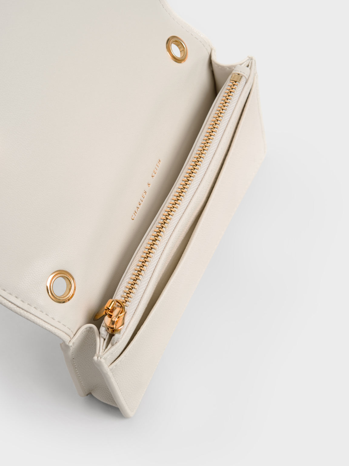 White Wallets for Women | Shop Online | CHARLES & KEITH SG