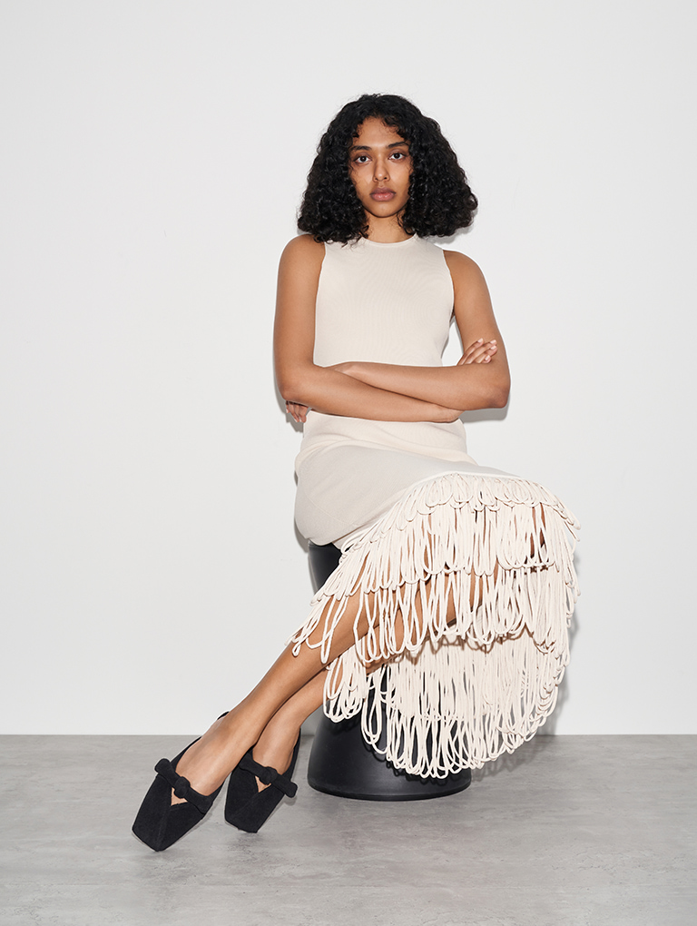 Spring 2024 | Structured Bags and Terry-Cloth Shoes | Petra, Perline ...