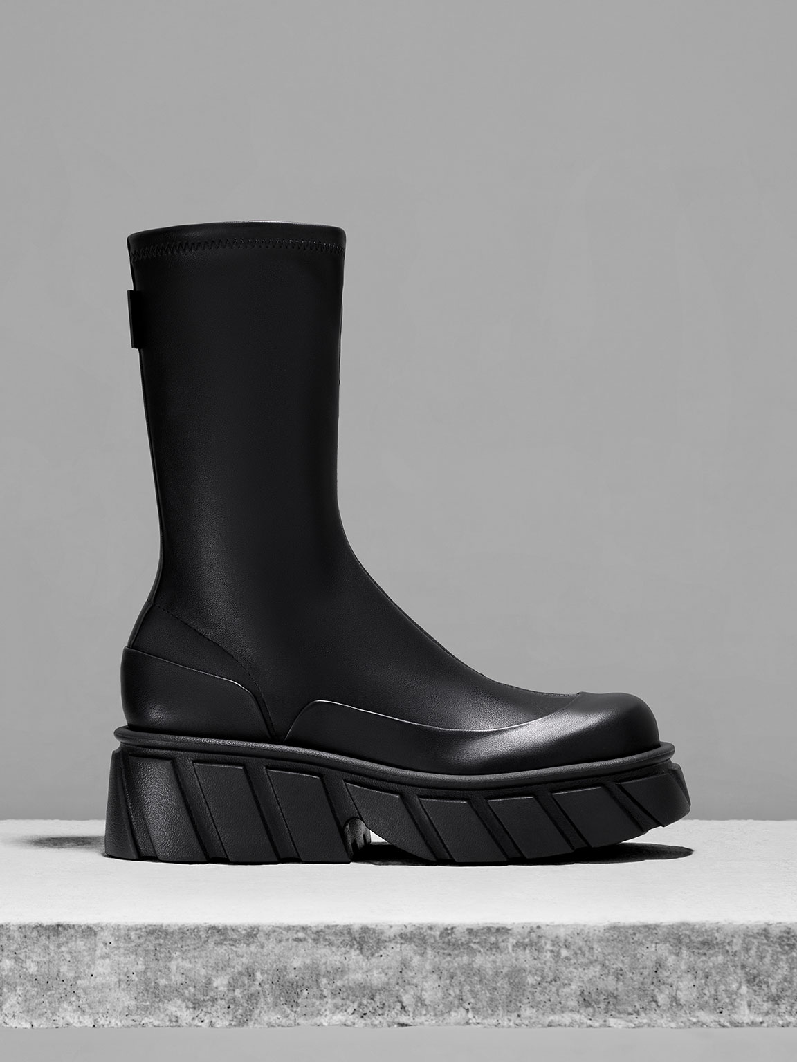 Black Aberdeen Side-Zip Platform Boots - CHARLES & KEITH MO